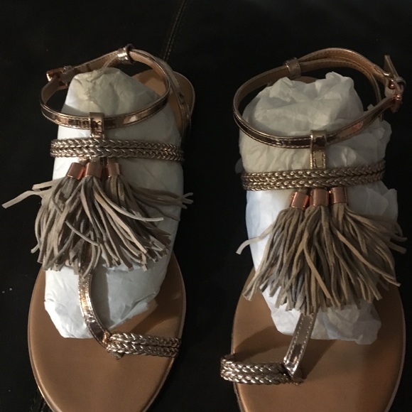 Report Collection | Shoes | Sandals | Poshmark